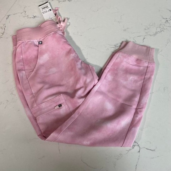 Figs | Pants & Jumpsuits | Nwt Figs Zamora Petite Jogger Scrub Pants ...